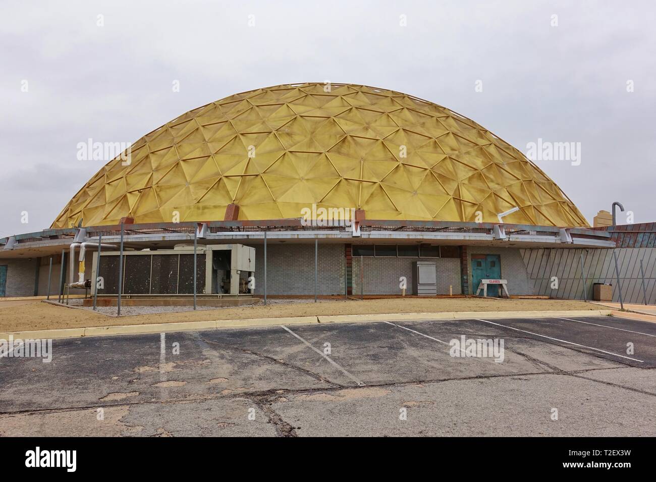 Gold dome oklahoma hi-res stock photography and images - Alamy