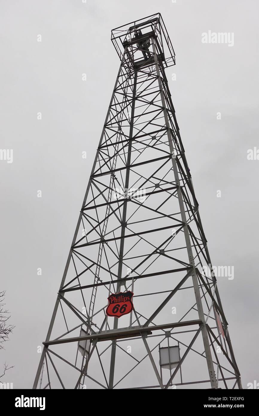 OKLAHOMA CITY, OK -2 MAR 2019- View of an oil rig derrick of the ...