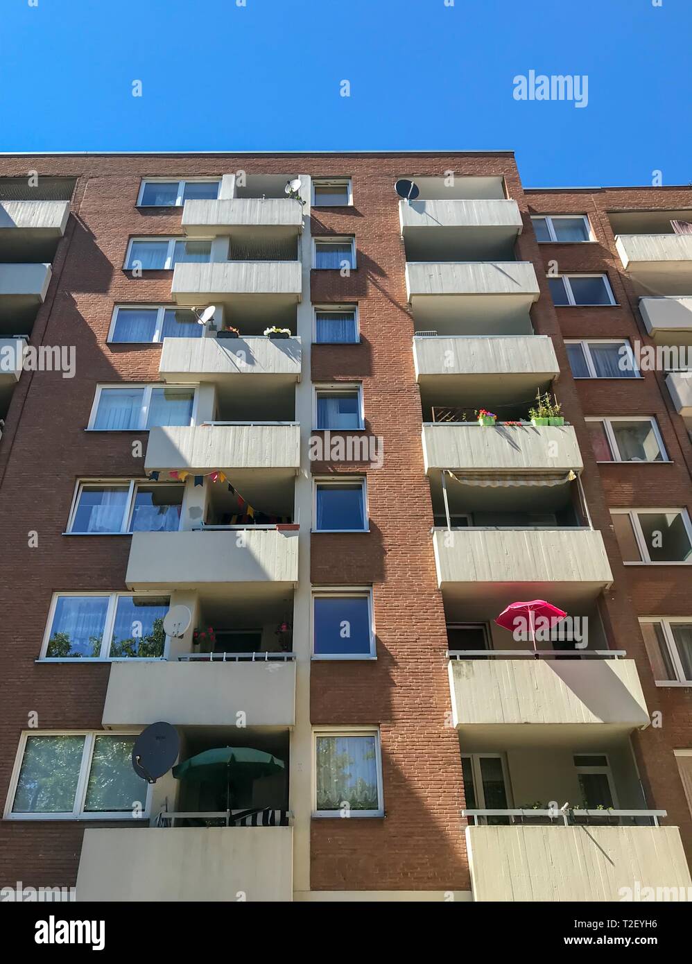 Apartment house balconies hi-res stock photography and images - Alamy