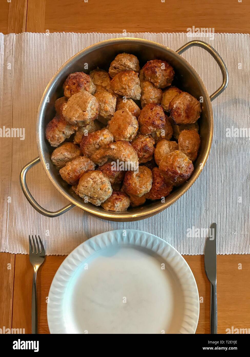 Simple meatballs hi-res stock photography and images - Alamy