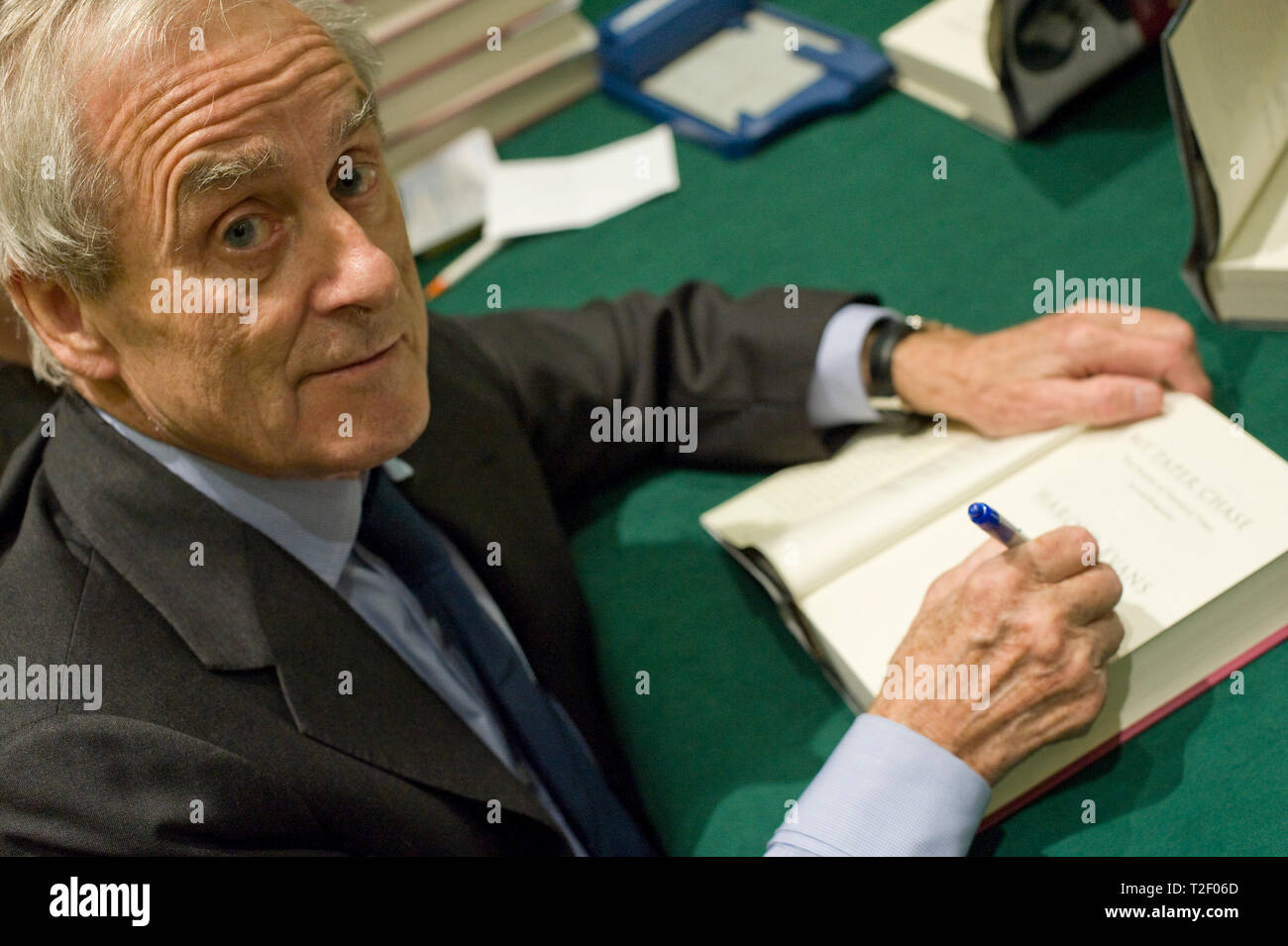 Portraits of legendary journalist and editor Sir Harold Evans [ married ...