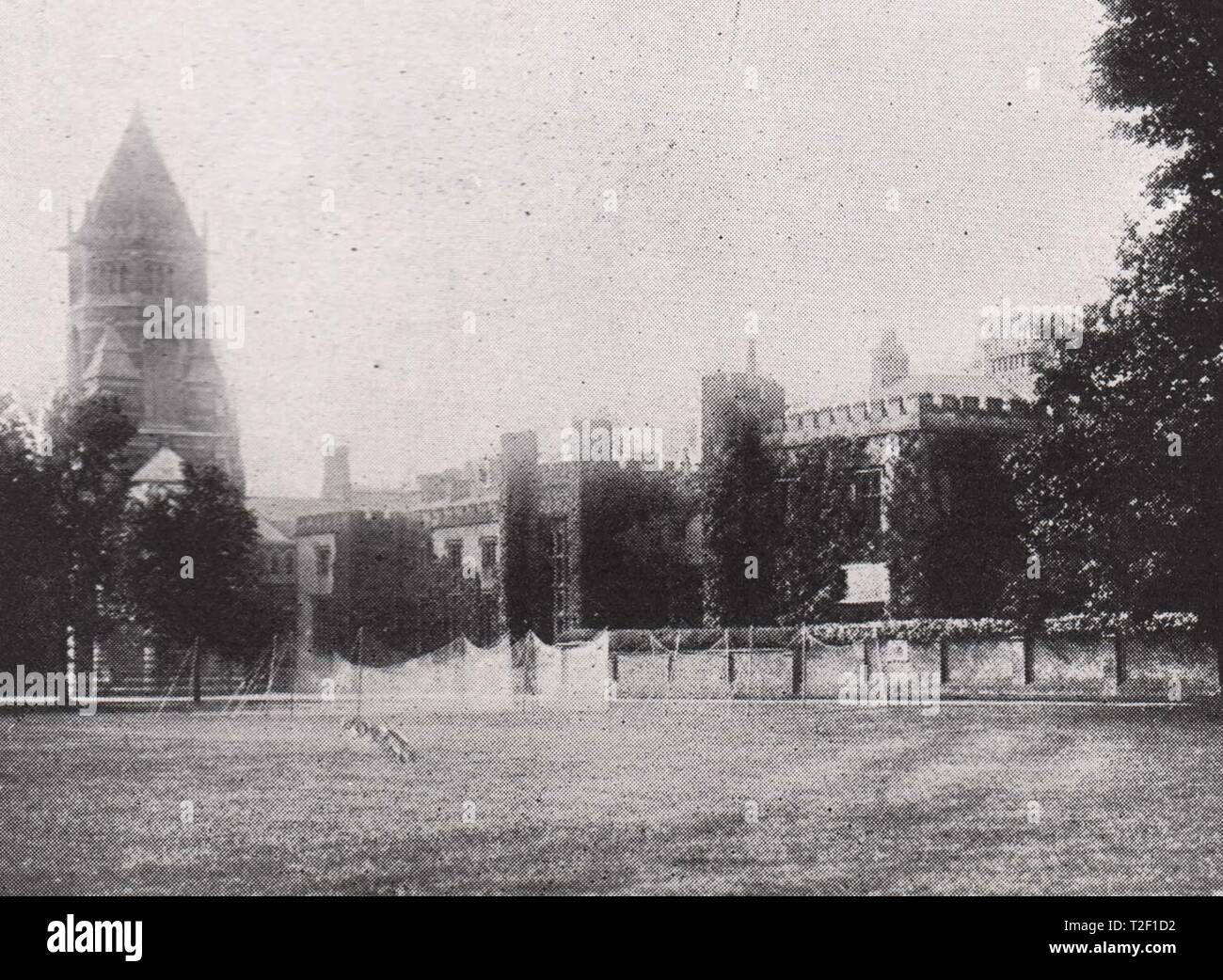 Rugby school the close hi-res stock photography and images - Alamy
