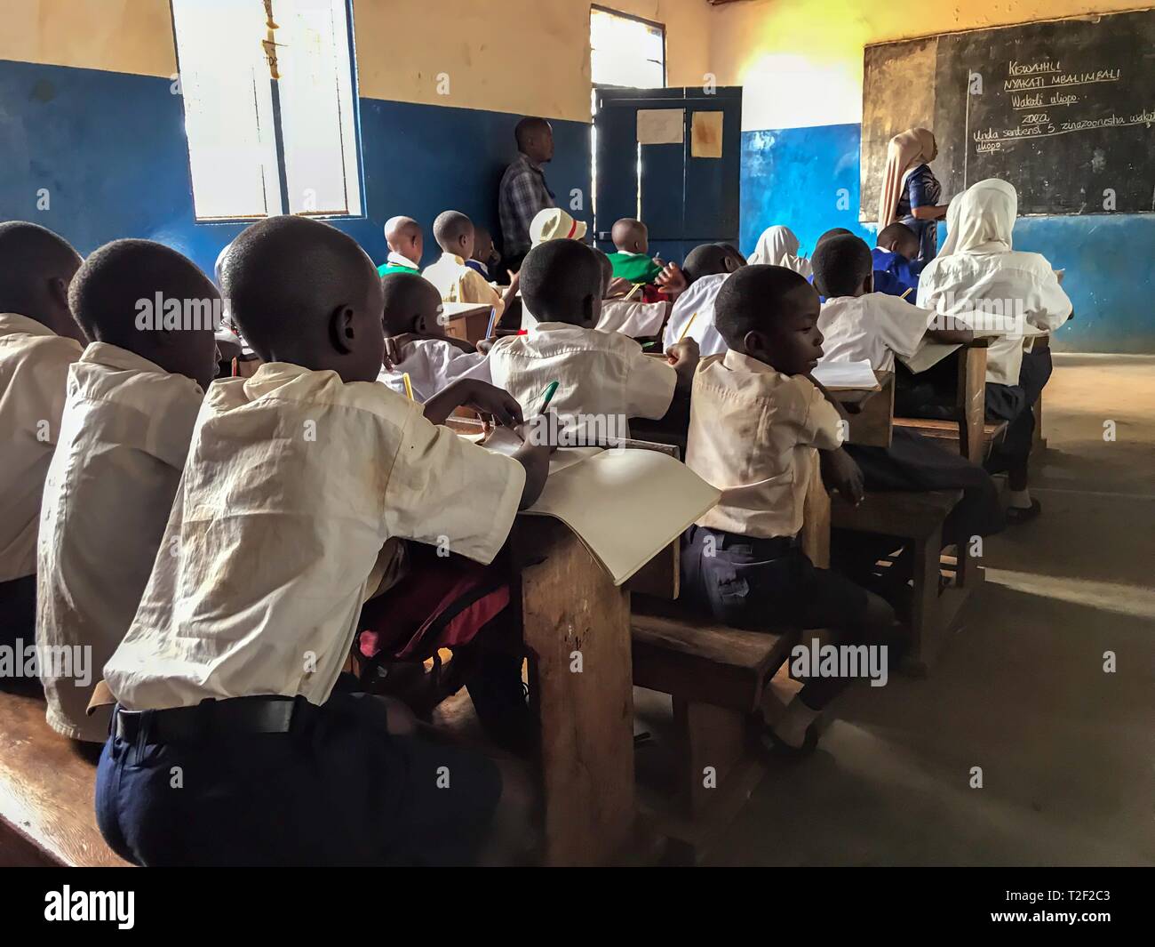 School uniform classroom african hi-res stock photography and images ...
