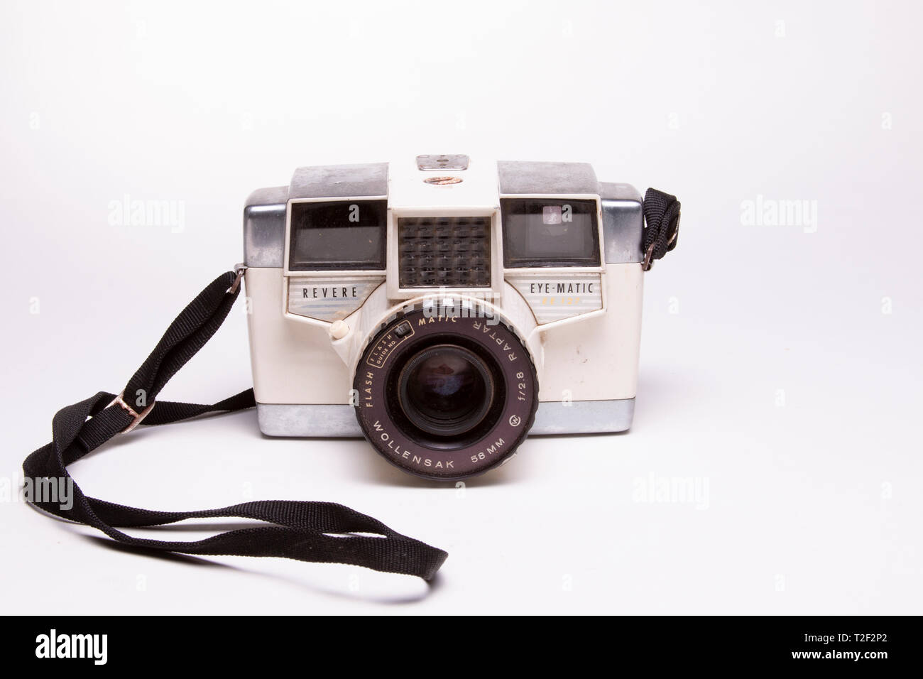 Revere Eye-Matic EE 127 Rangefinder Camera Stock Photo - Alamy