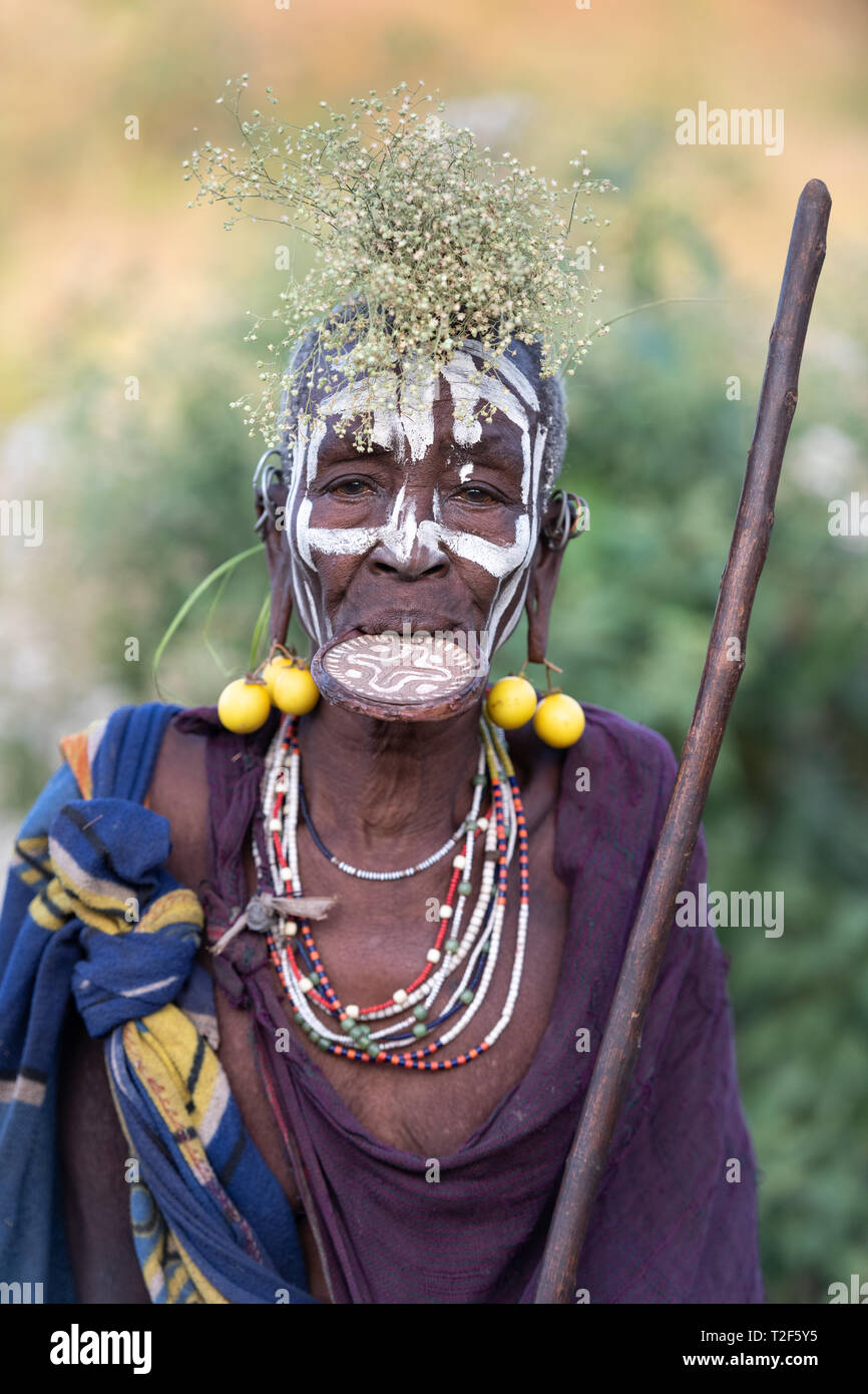 Suri tribe hi-res stock photography and images - Alamy