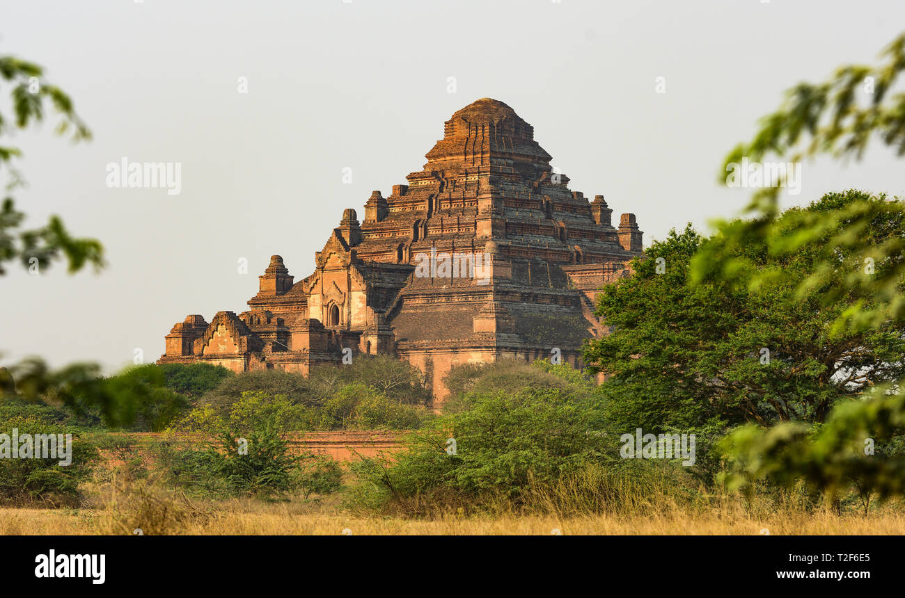 Buddhist temples beautiful buddhist temples hi-res stock photography ...