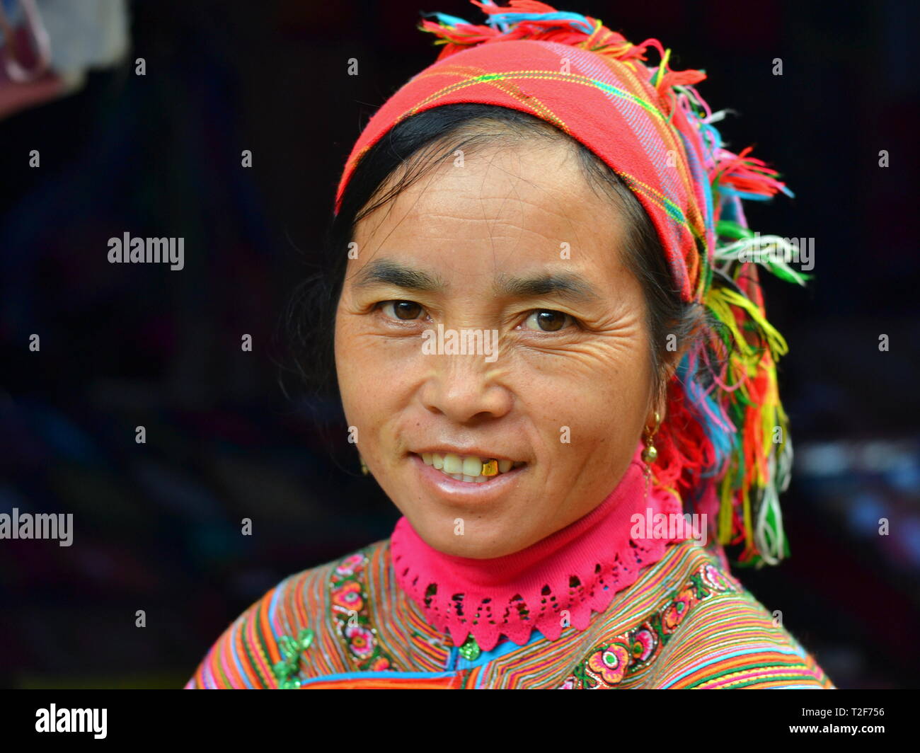 Colourful traditional costume hi-res stock photography and images - Alamy