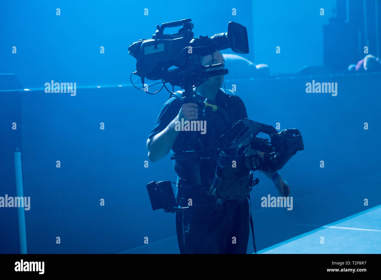 Steadicam man working on stage hi-res stock photography and images - Alamy