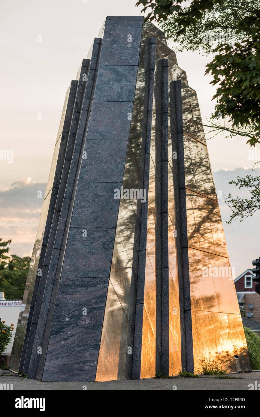 Darius and Girenus monument in Marquette Park Stock Photo - Alamy