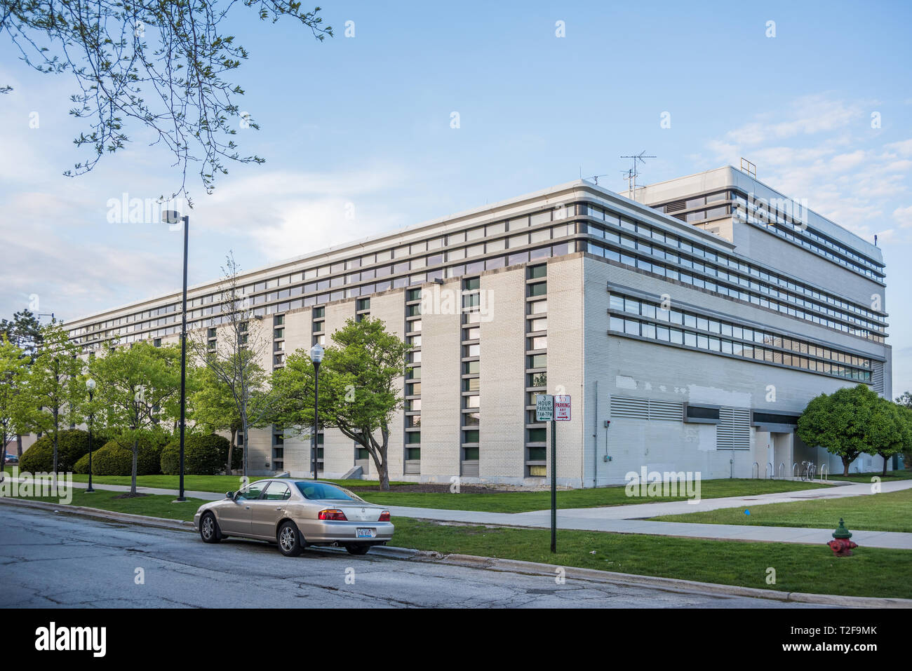 Exterior of Searle Labs in Skokie Stock Photo - Alamy