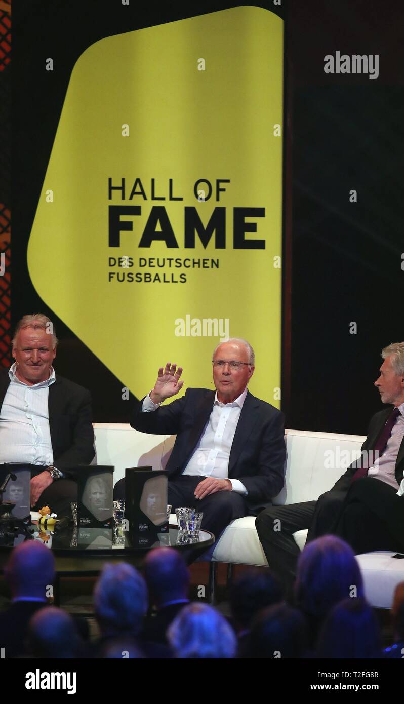 Eat, Deutschland. 01st Apr, 2019. firo Football: DFM German Football ...