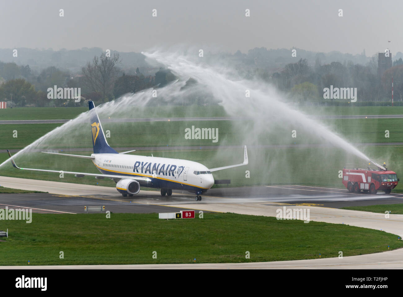Fire engines airport hi-res stock photography and images - Alamy