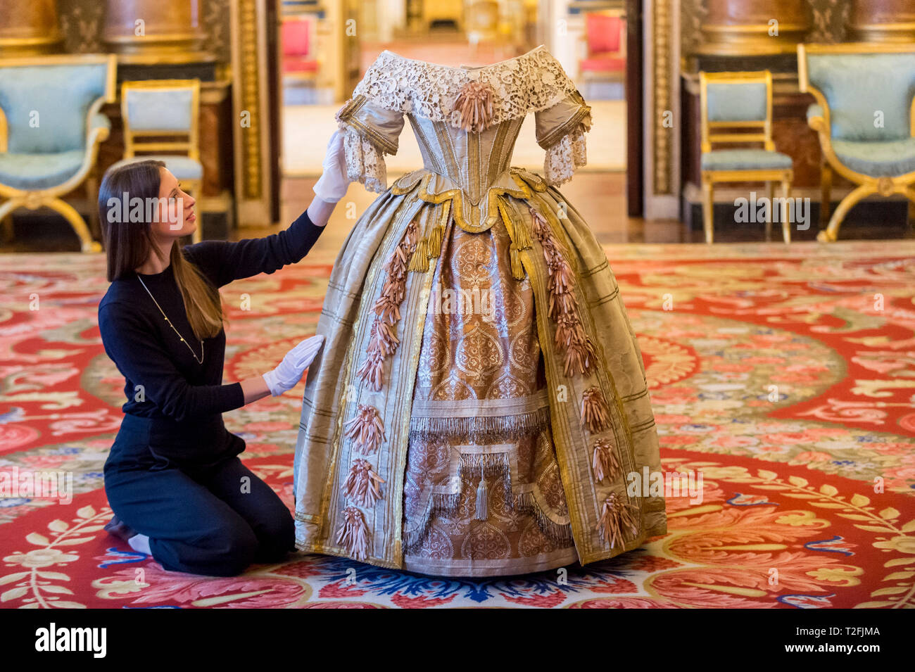 Buckingham palace ball hi-res stock photography and images - Alamy