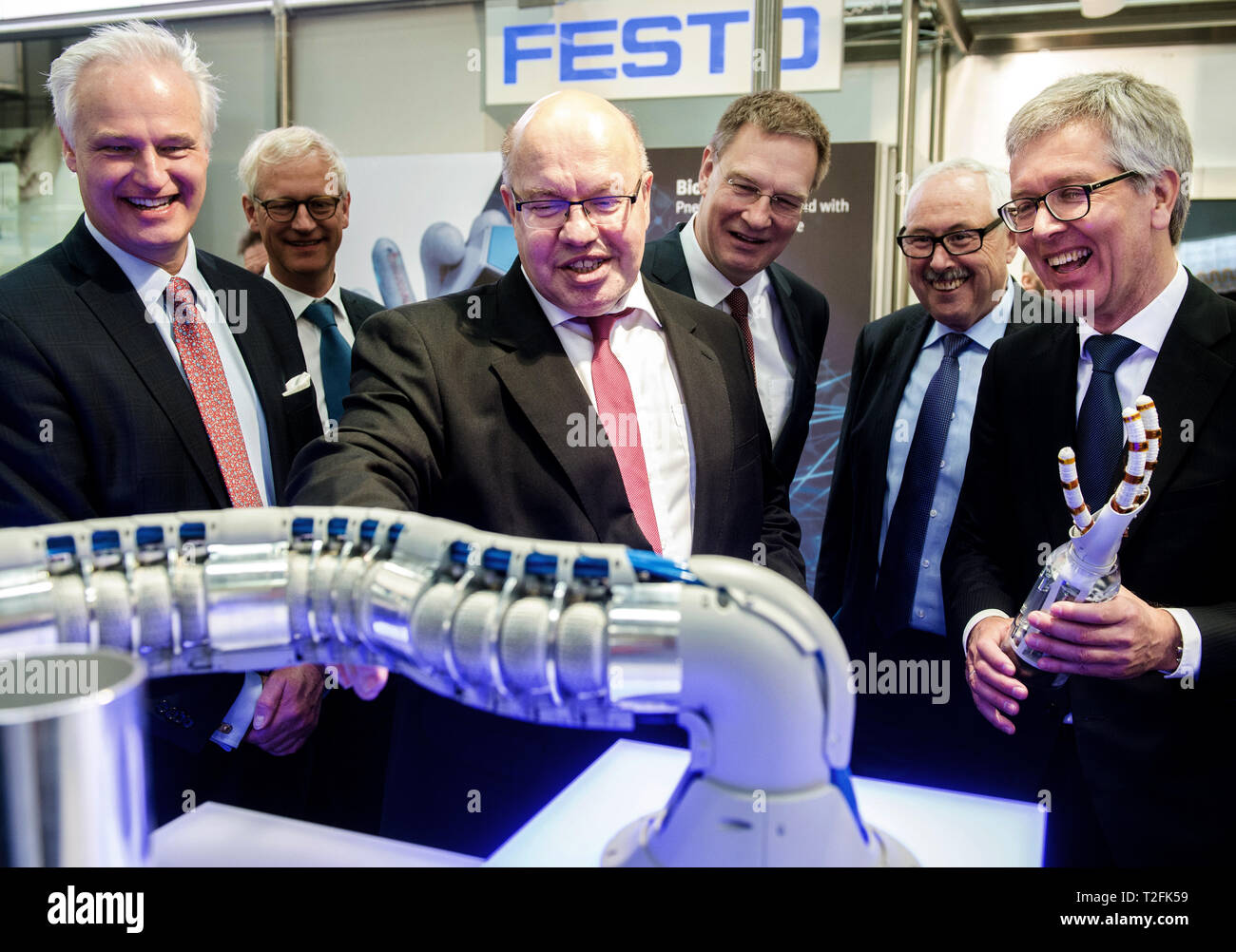 Hannover, Germany. 02nd Apr, 2019. Peter Altmaier (M, CDU), Federal ...