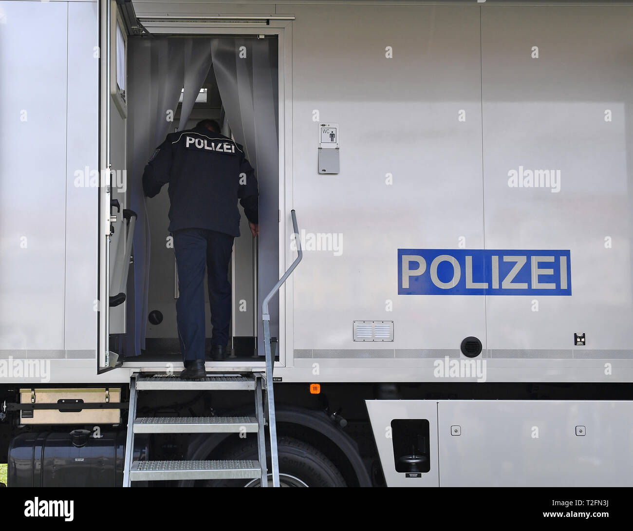 Officers toilet hi-res stock photography and images - Alamy