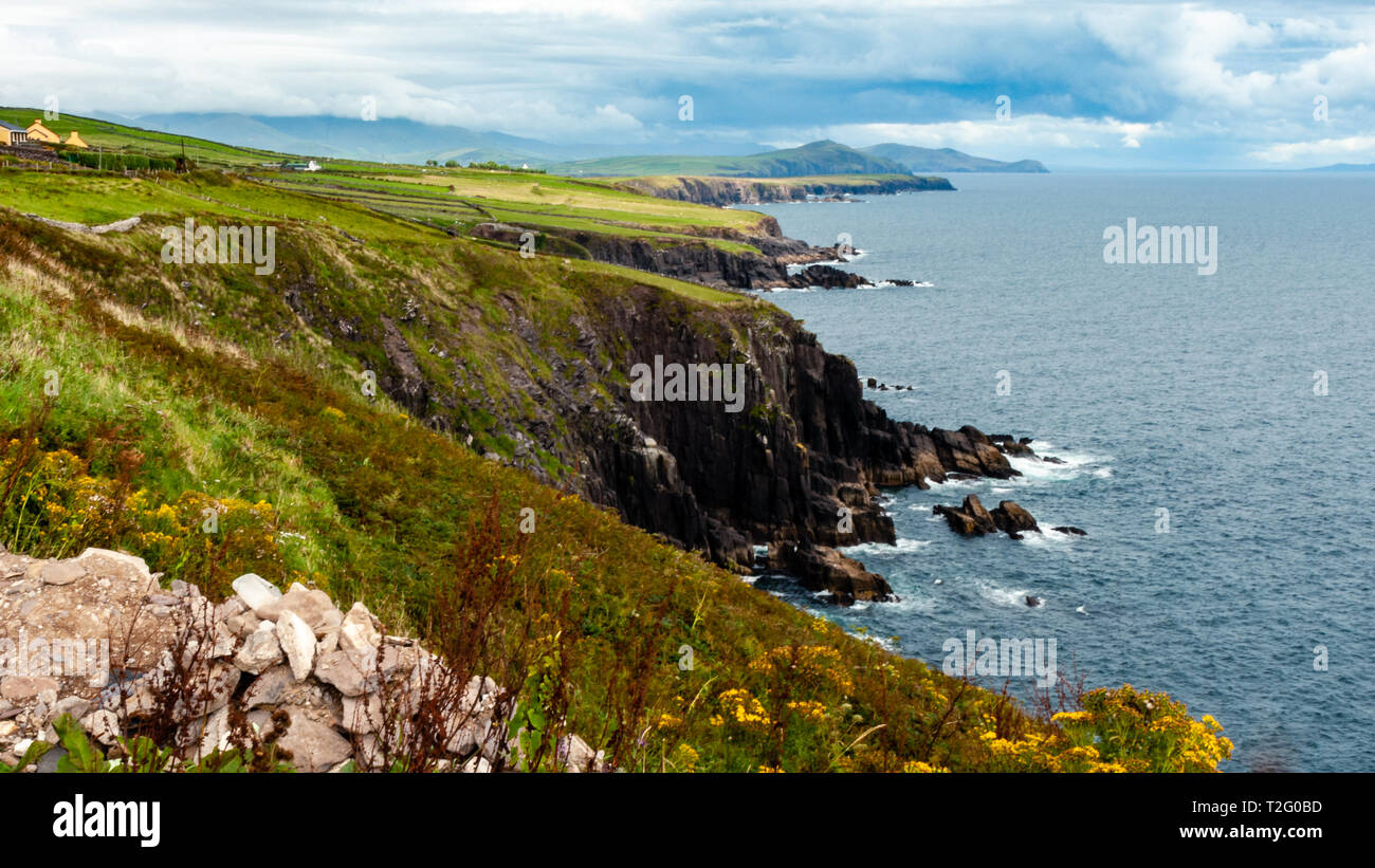 County kerry landscape hi-res stock photography and images - Alamy