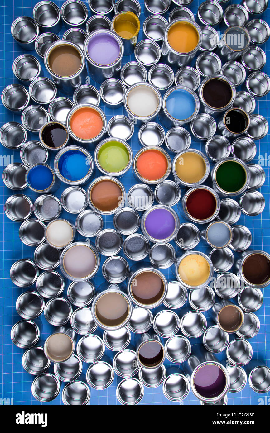 Metal cans with color paint Stock Photo - Alamy