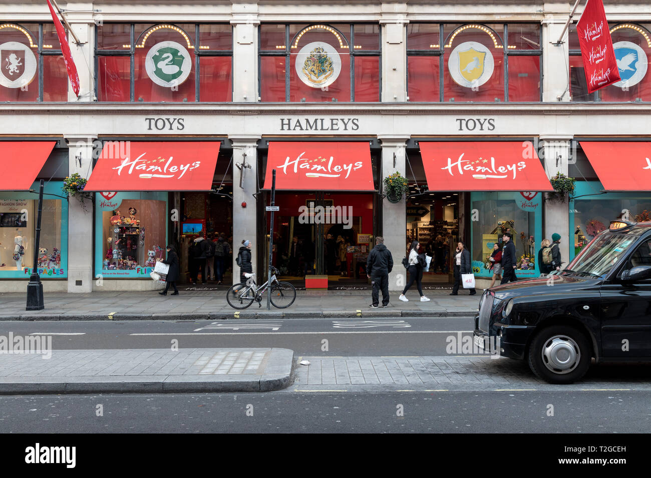Hamleys toy store regent street hi-res stock photography and images - Alamy