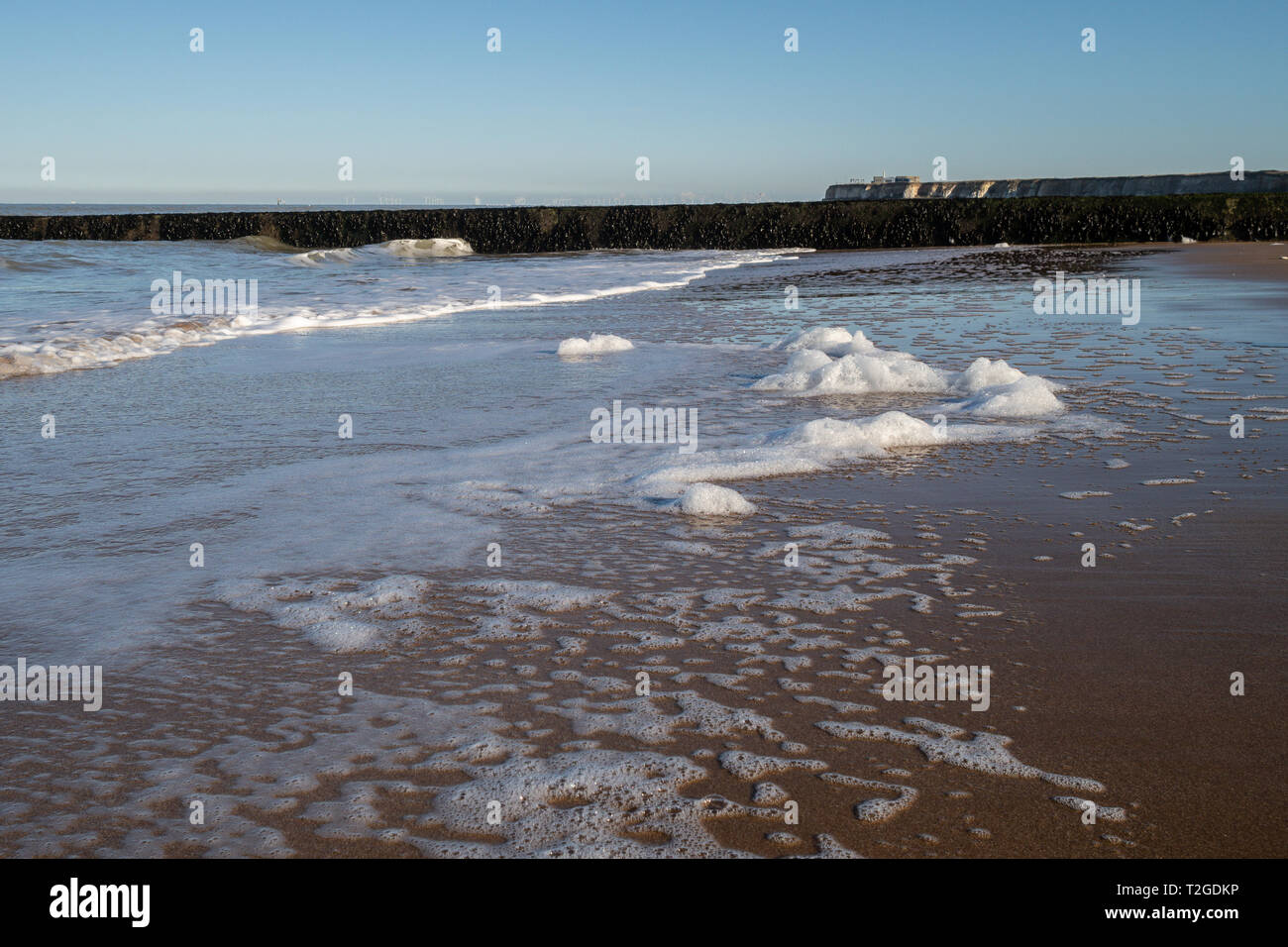 Frothy foamy waves hi-res stock photography and images - Alamy