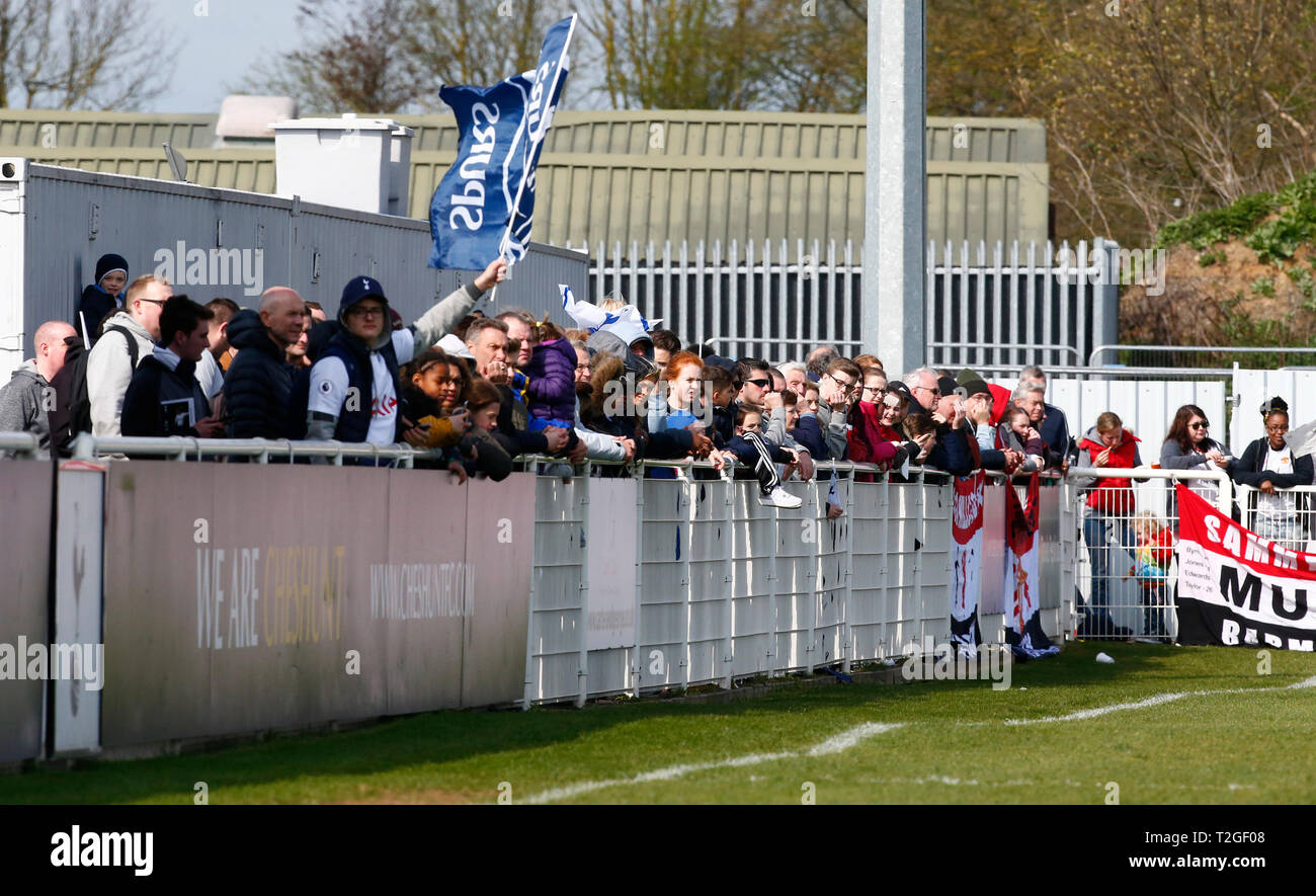 Tottenham hotspur fans hi-res stock photography and images - Alamy
