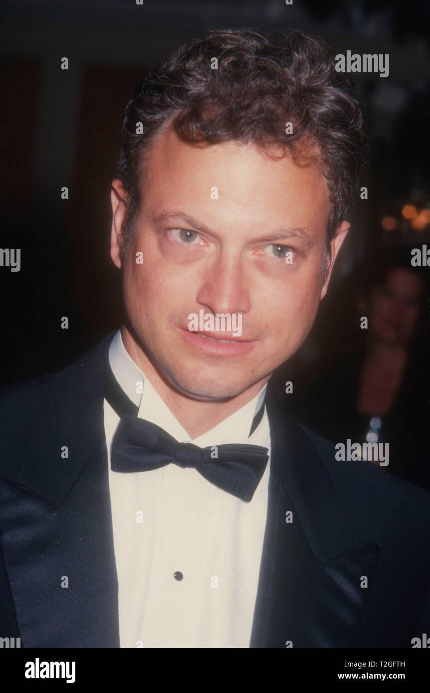 BEVERLY HILLS, CA - MARCH 12: Actor Gary Sinise attends the 44h Annual ...