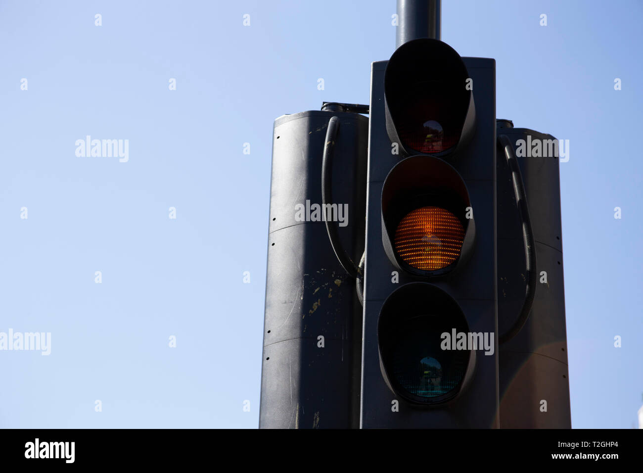 Amber traffic light hi-res stock photography and images - Alamy