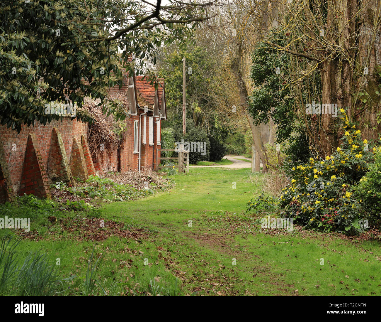 Rural footpath hi-res stock photography and images - Alamy