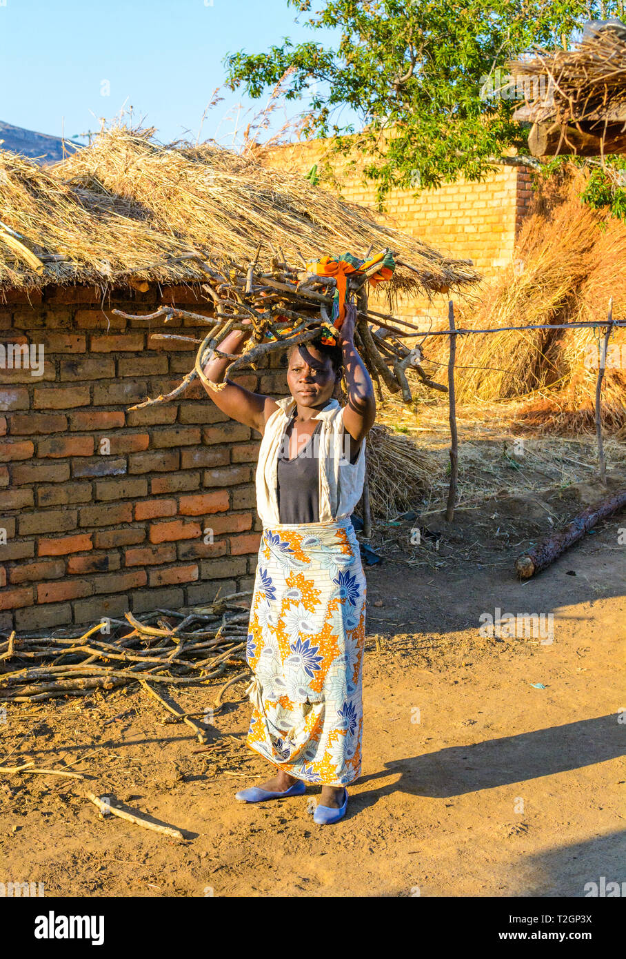 Firewood kitchen hi-res stock photography and images - Alamy