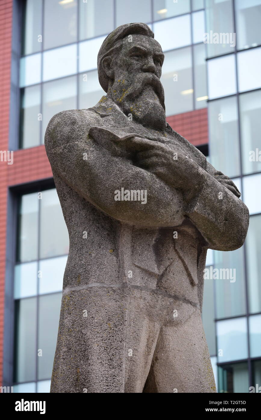 Engels Concrete Statue High Resolution Stock Photography and Images - Alamy