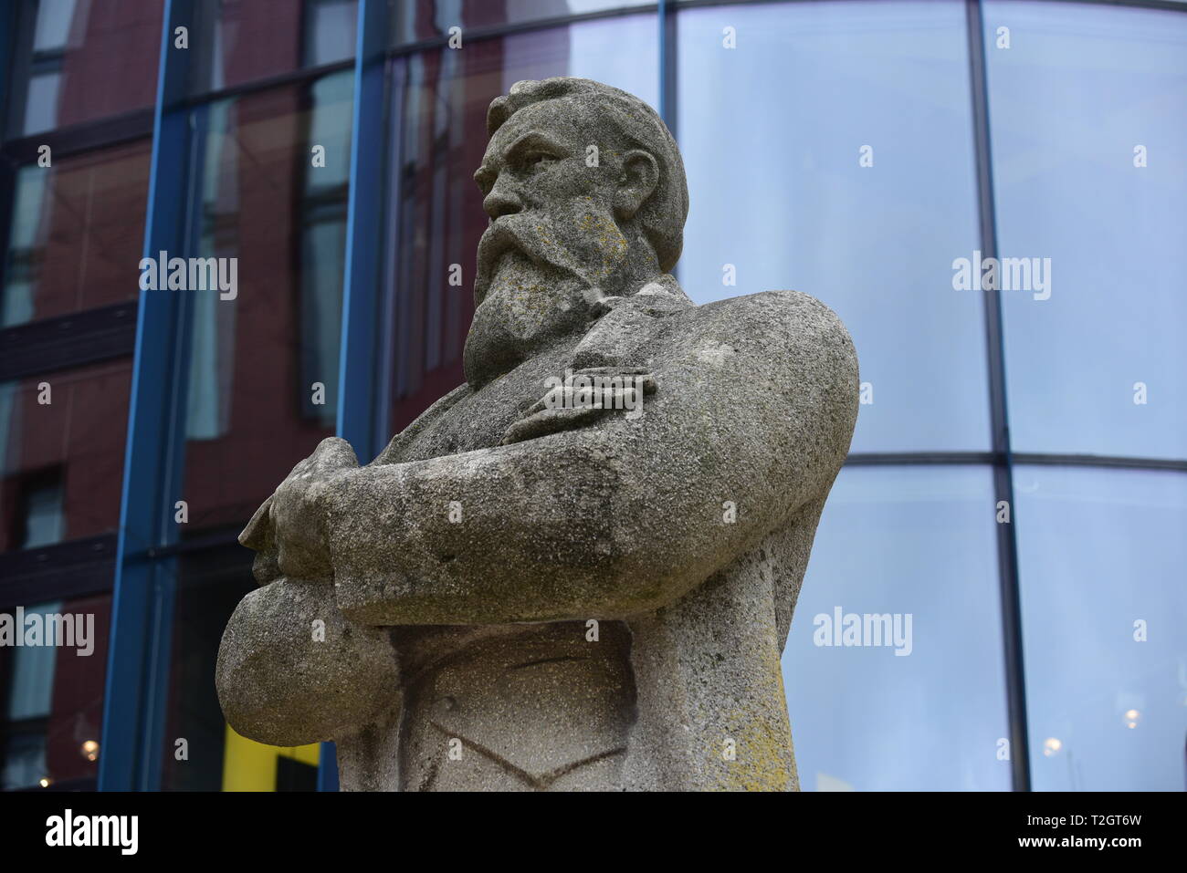 Friedrich engels statue in britain hi-res stock photography and images ...