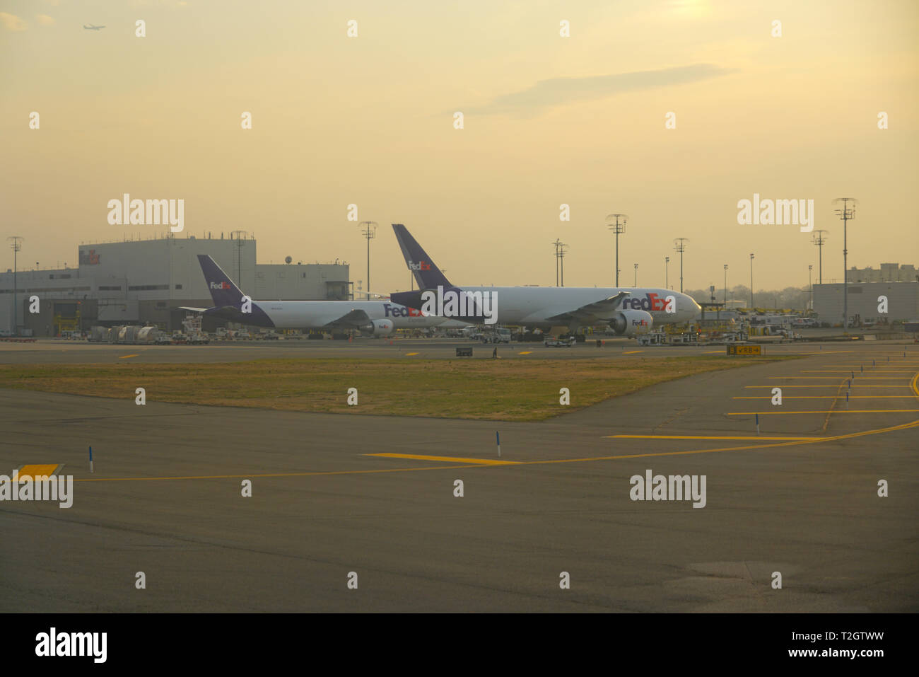 Federal express hub hi-res stock photography and images - Alamy