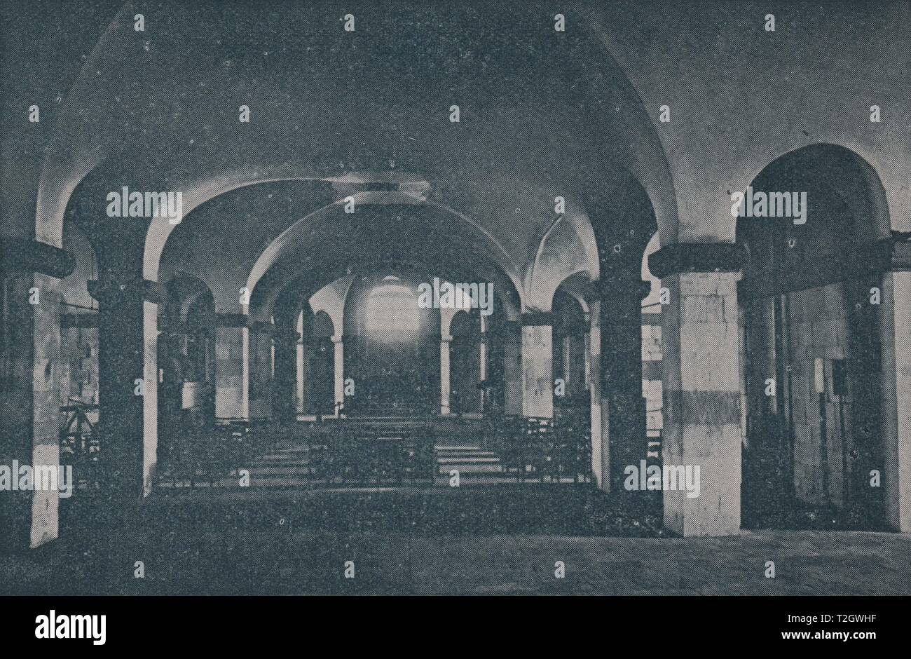 St pauls cathedral crypt hi-res stock photography and images - Alamy