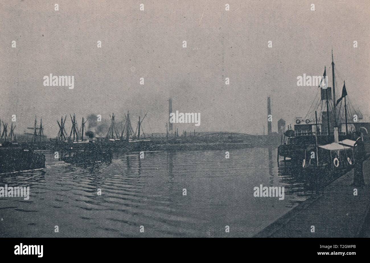 View from Trafford Wharf - Manchester Ship Canal Stock Photo - Alamy