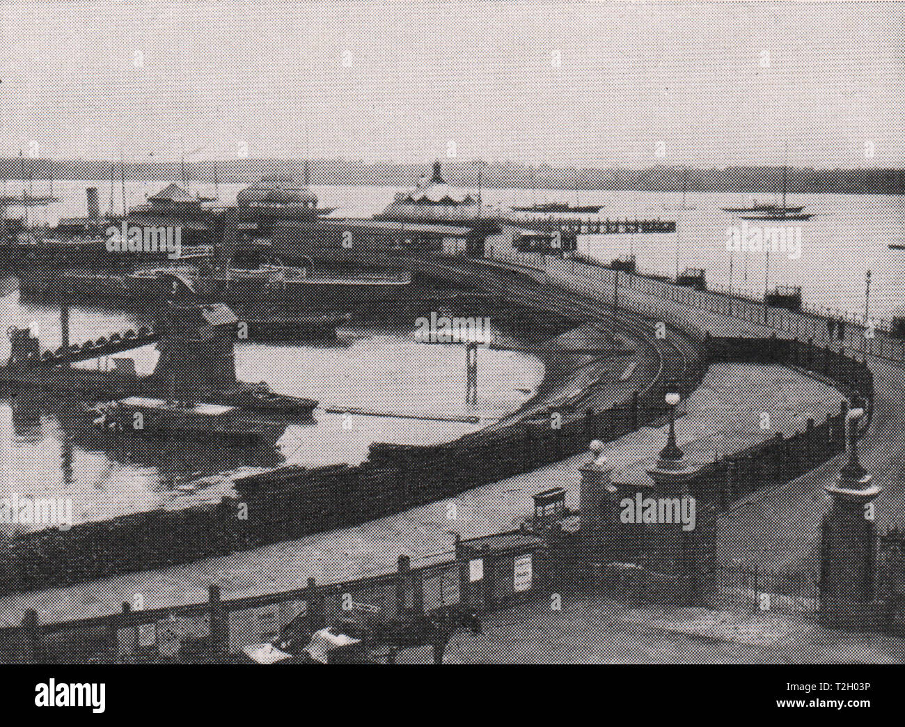 Southampton hampshire pier hi-res stock photography and images - Alamy
