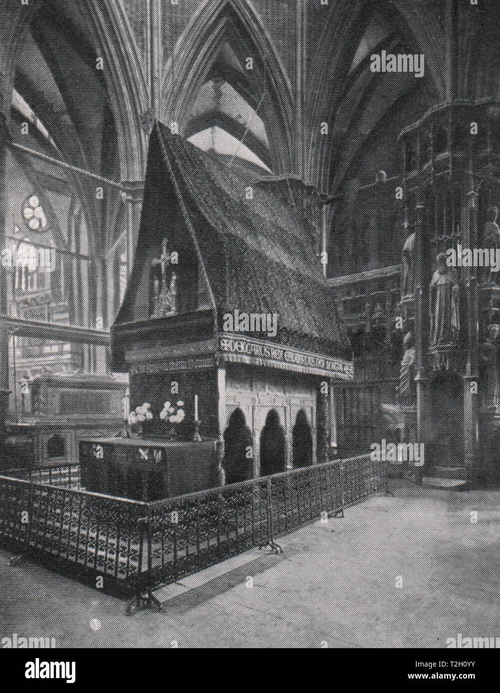 Shrine of st edward the confessor hi-res stock photography and images ...