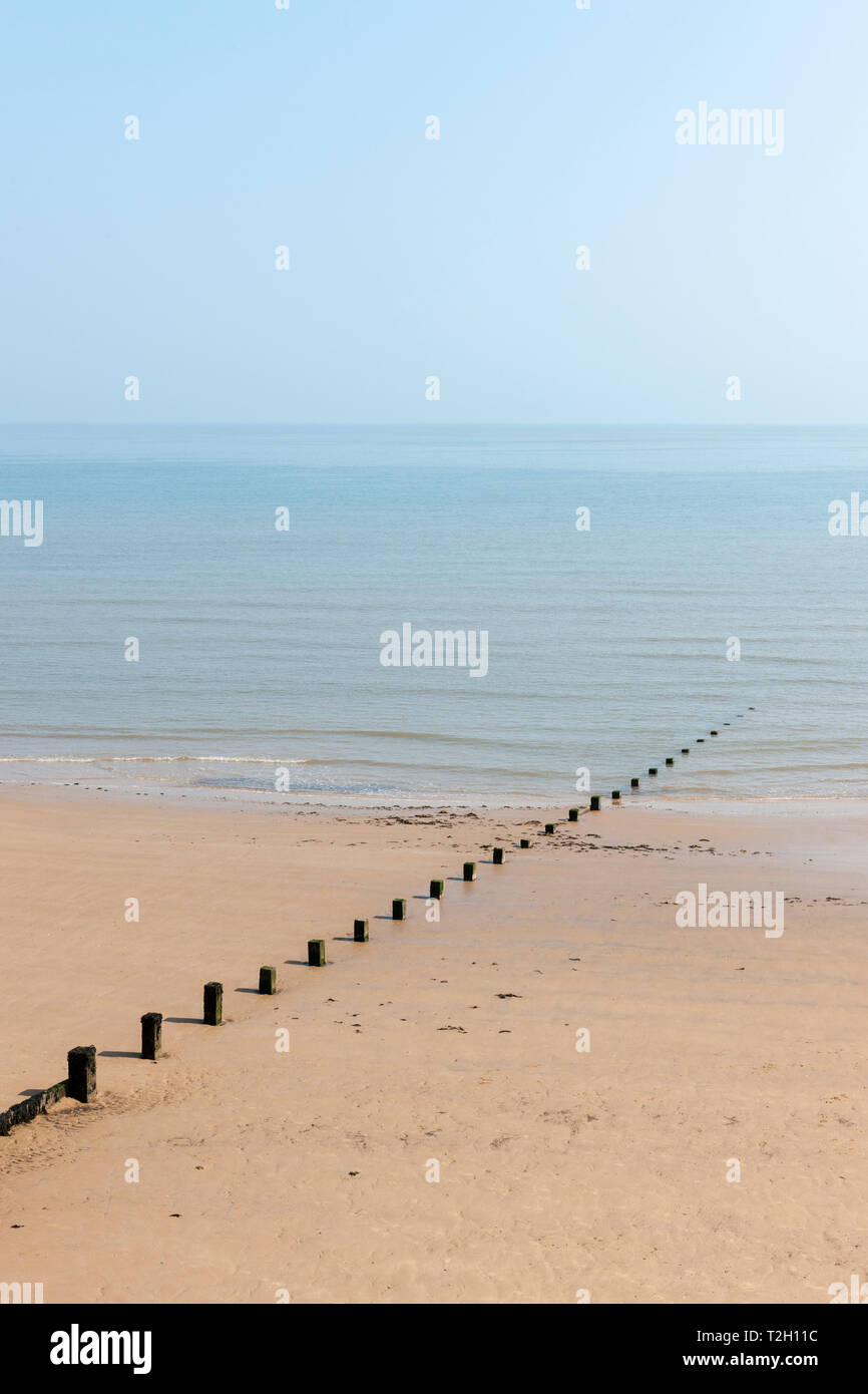Groin shoreline hi-res stock photography and images - Alamy