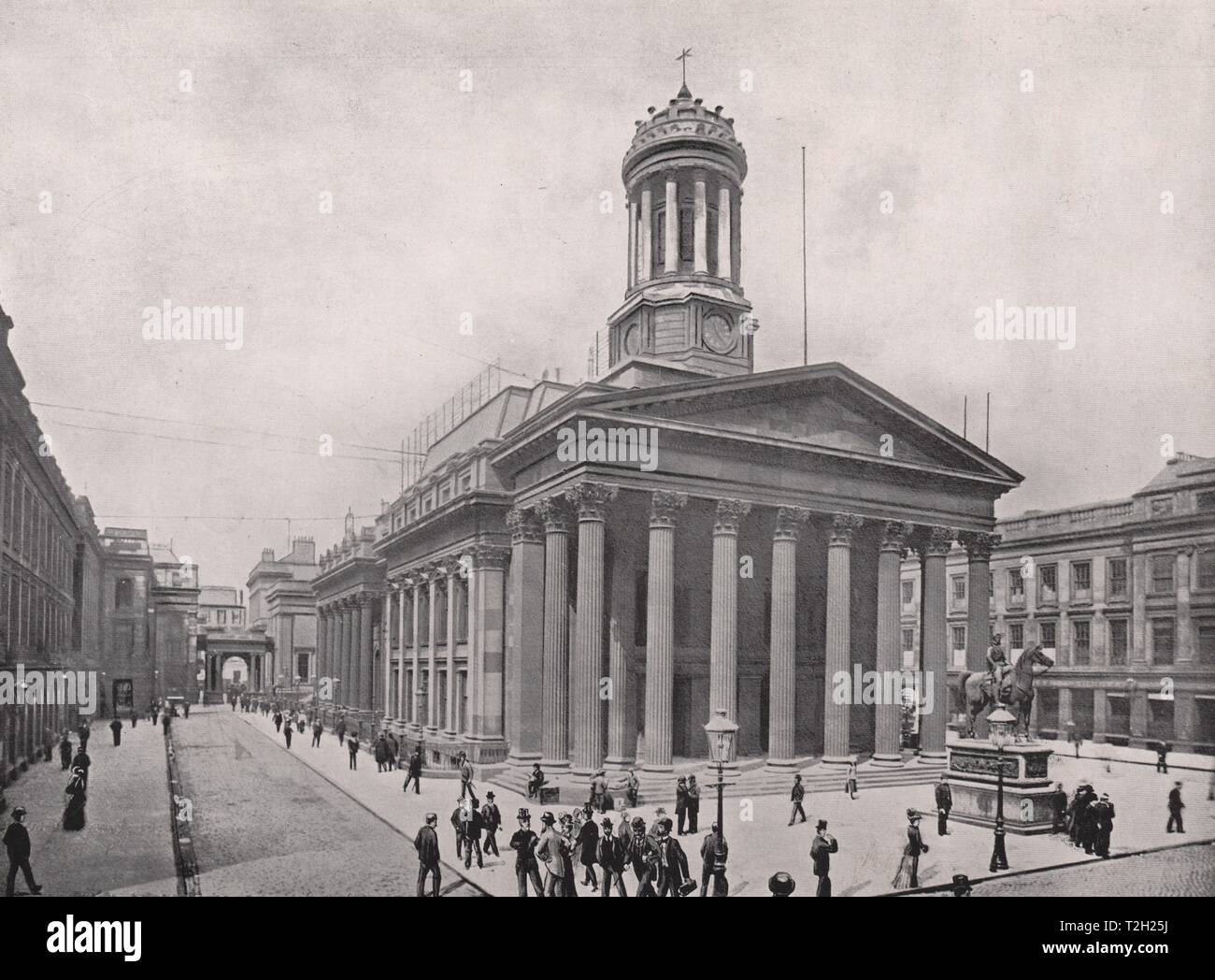 Royal Exchange and Duke of Wellington's Statue Stock Photo - Alamy