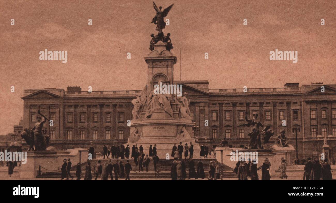 Victoria Memorial & Buckingham Palace, London Stock Photo - Alamy