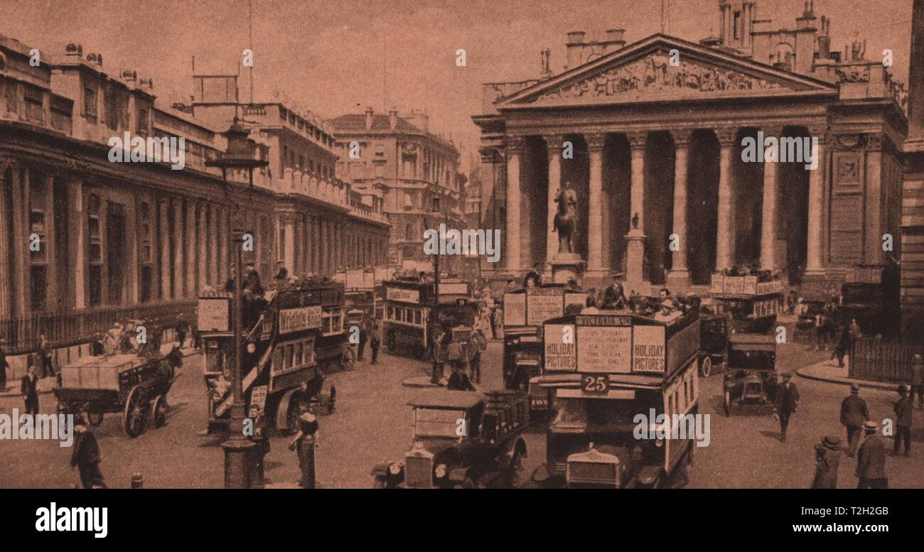 Bank of england and royal exchange hi-res stock photography and images ...