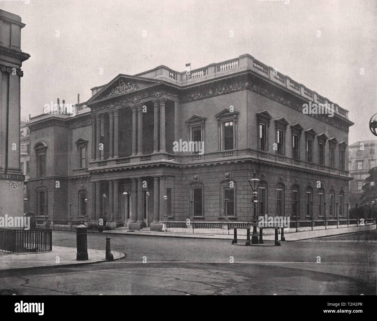 At the united service hi-res stock photography and images - Alamy