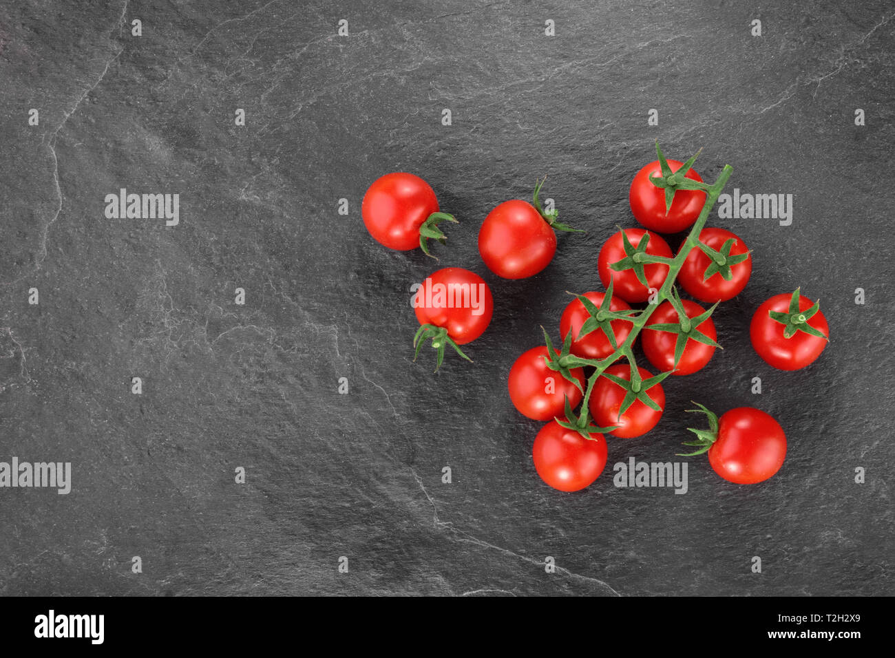 Sliced cherry tomato one hi-res stock photography and images - Alamy