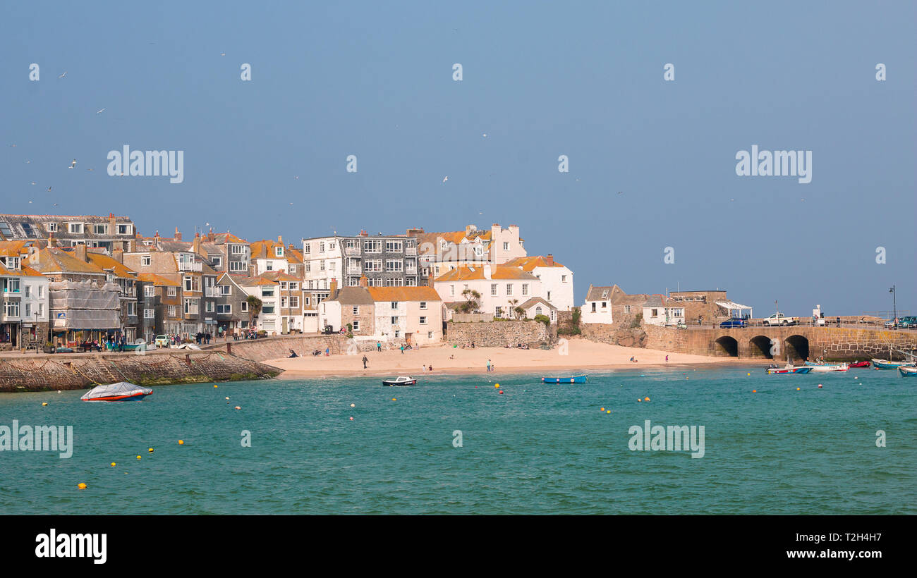 Cornwall st ives rooftops hi-res stock photography and images - Alamy