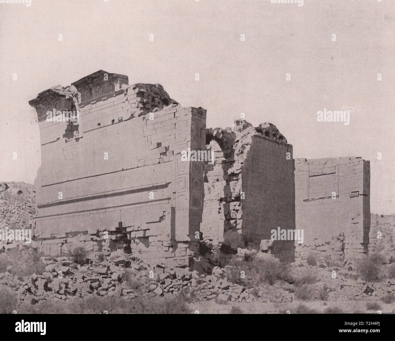 Petra - Kasr Firaoun, or castle of Pharaoh Stock Photo - Alamy