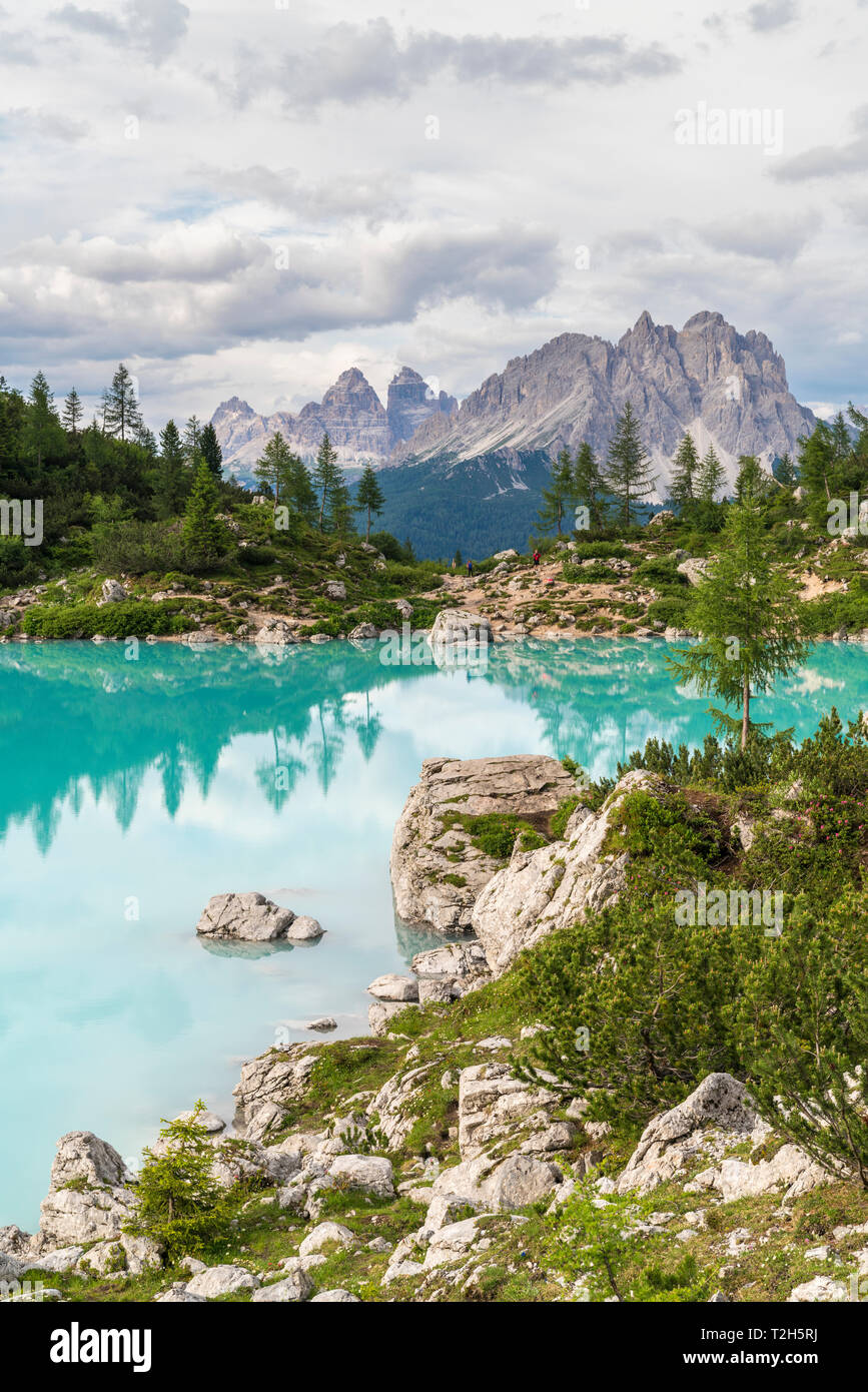 Lake Sorapis by Three Peaks of Lavaredo and Cadini mountain group in ...