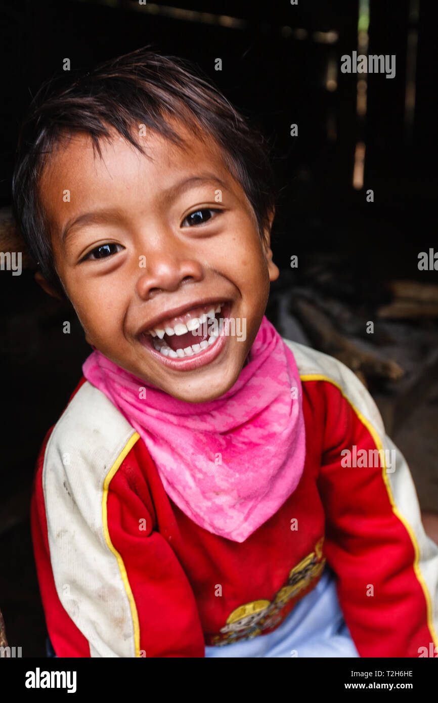 Village smiling faces hi-res stock photography and images - Alamy