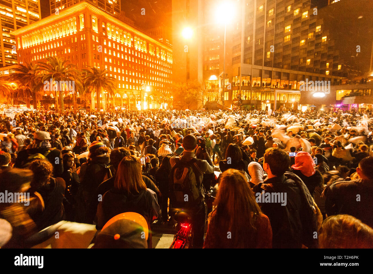 Crowd Girl Fight High Resolution Stock Photography and Images - Alamy