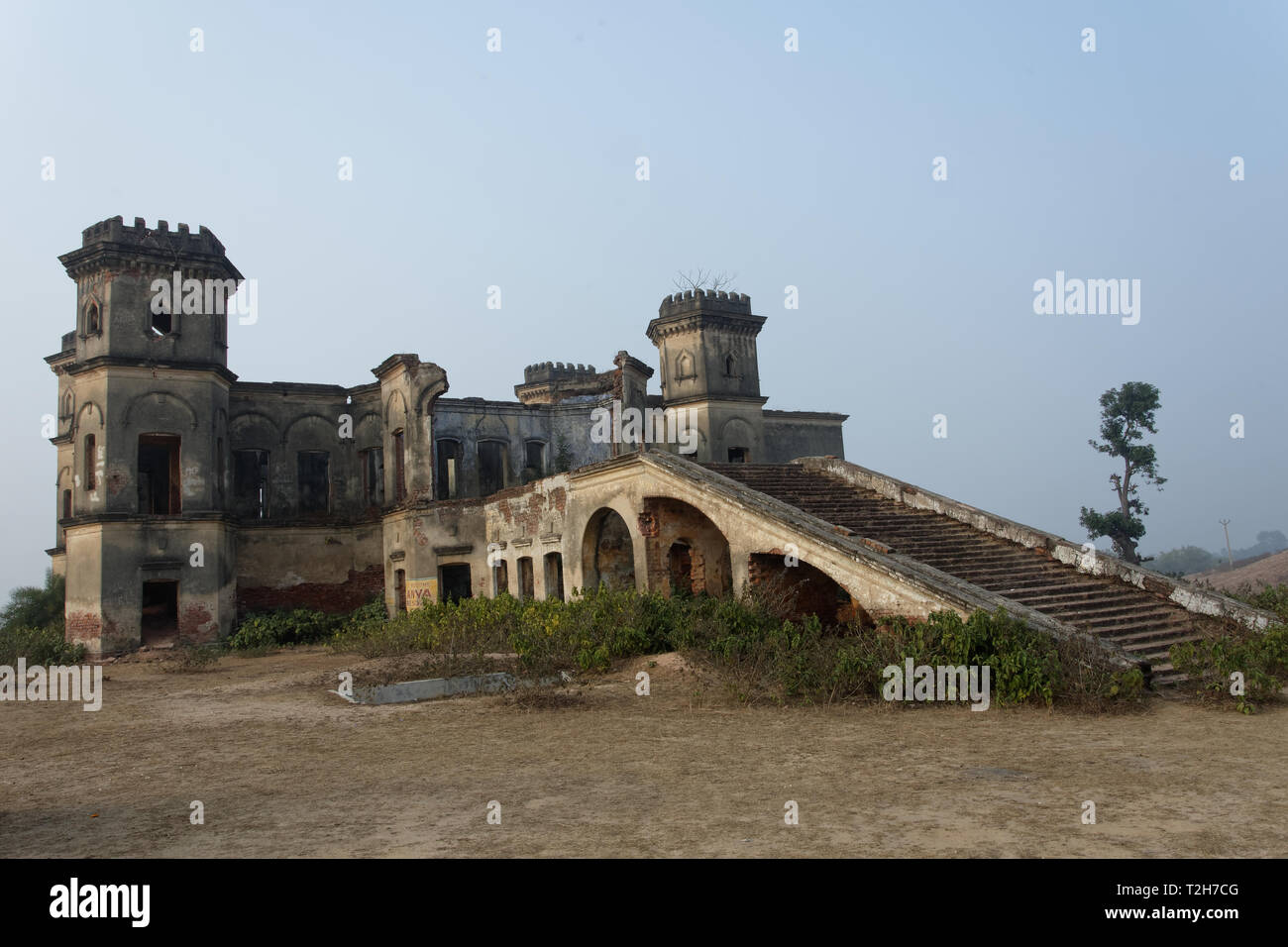 Ruins of an old Indian dynasty on rocky dry land Stock Photo - Alamy