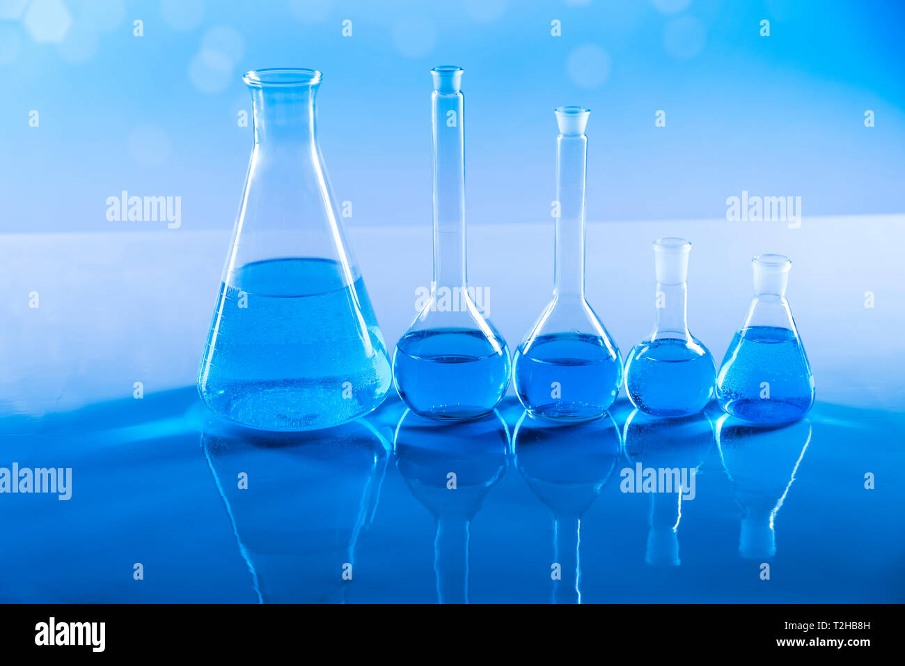 Glassware, Laboratory beakers,Science experiment Stock Photo - Alamy