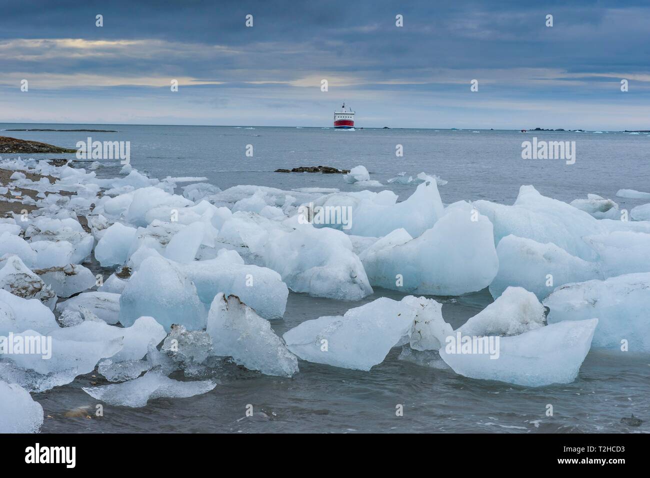 ice floes from glacier at coast, Hornsund, Svalbard, Arctic, Norway ...