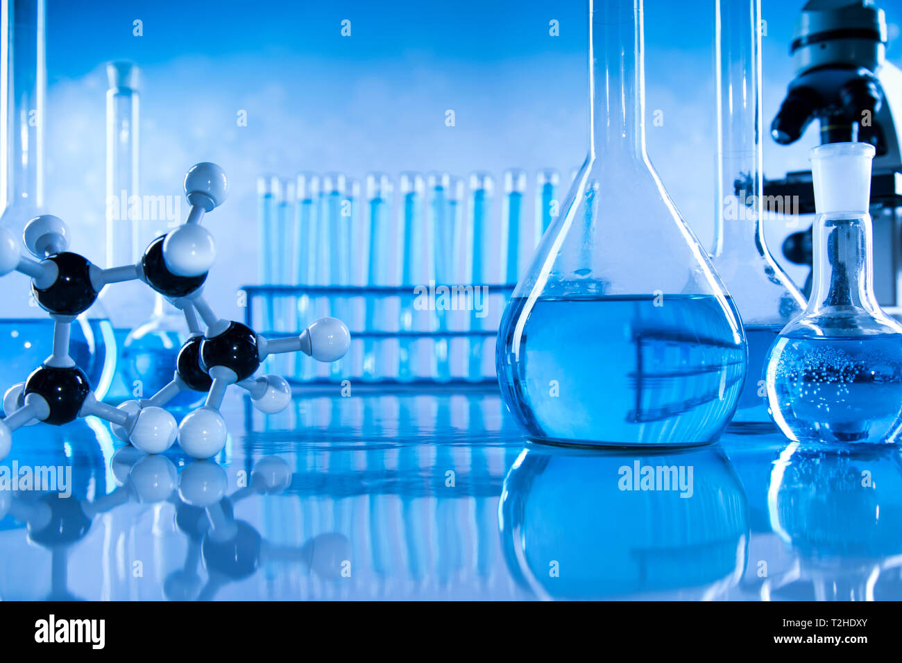 Assorted lab glassware hi-res stock photography and images - Alamy
